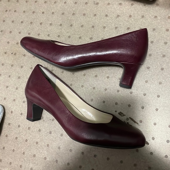 Easy Spirit | Shoes | Burgundy One Inch Heels | Poshmark